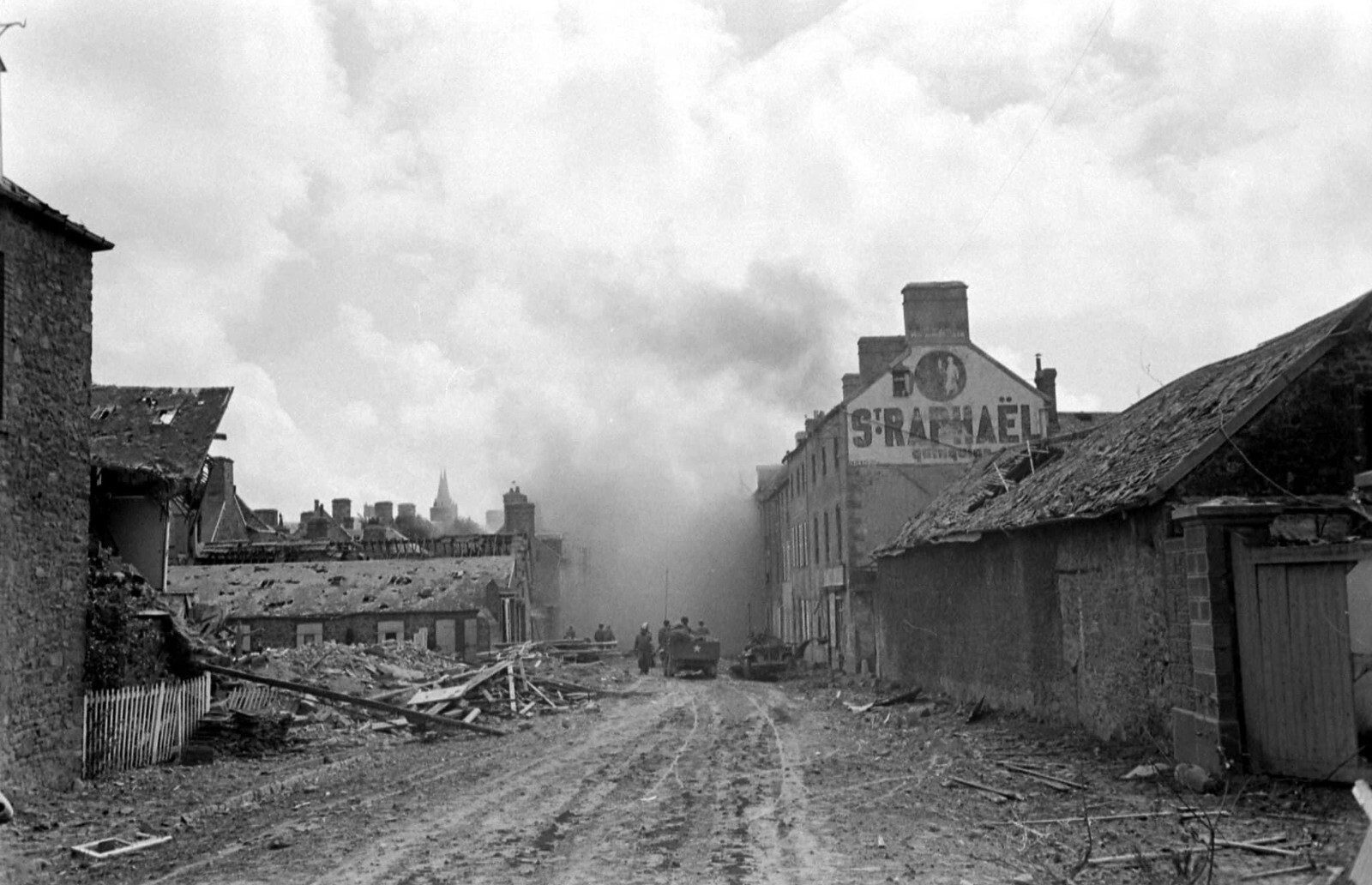 World War Two Photo WWII / Fighting in Normandy France July 1944 D-Day ...