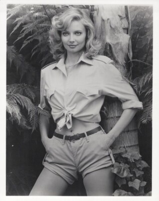 Cindy Morgan in shorts bare midriff bring 'Em Back Alive vintage 8x10 ...