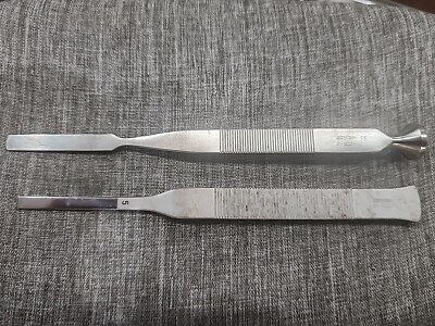 Surgical Chisel Stryker Orthope Lot Of Two . 01-18372 , 01-15045 Made ...