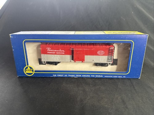 AMH 1/87 NEW YORK CENTRAL "PACEMAKER" #175024 40' PS-1 BOX CAR - In Box ...