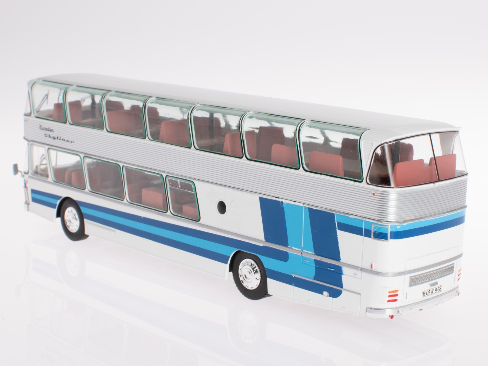 IXO, Neoplan NH22 Skyliner Of 1983 White and Blue, Scale / Ladder 1/43 ...