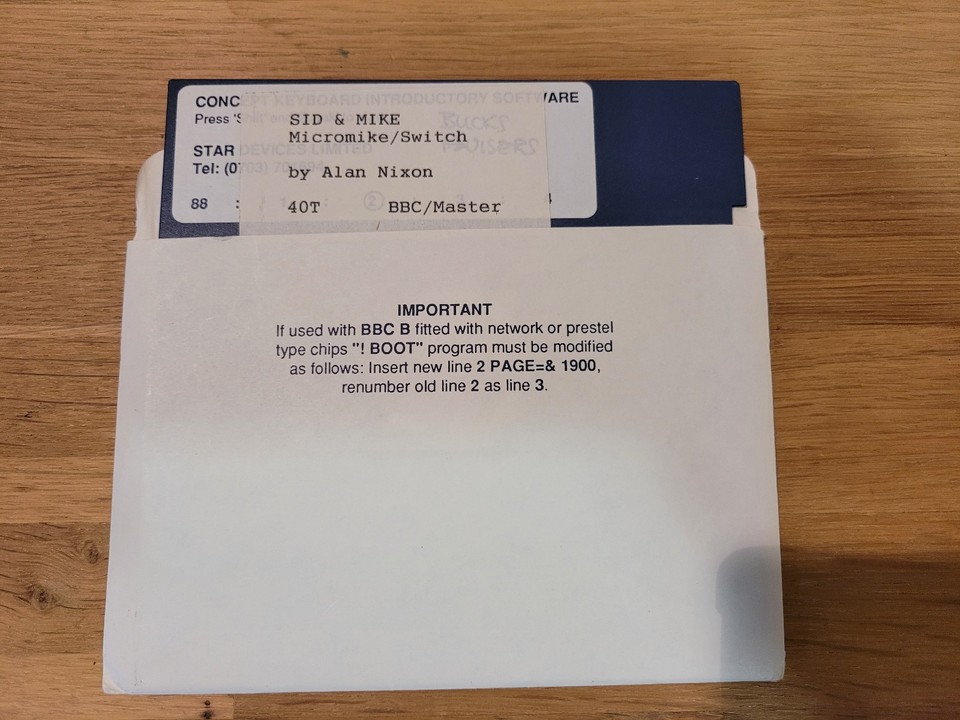 Software on 5.25" Floppy Discs for BBC Microcomputer and TDK Disk Box ...