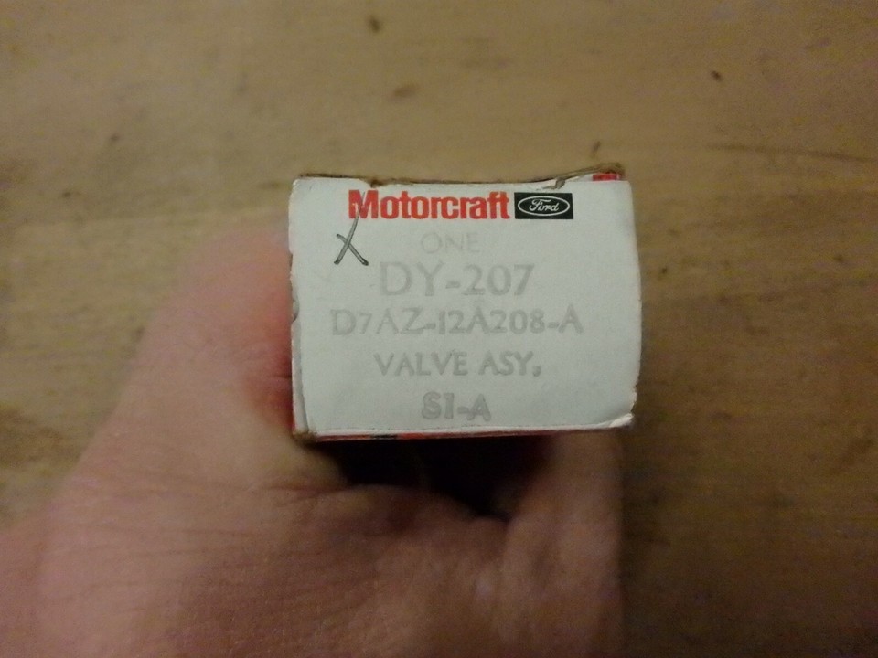 Ford Distributor Check Valve-Retard Control Valve Motorcraft DY-207 ...