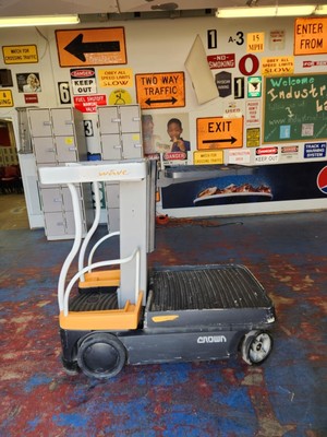 Crown Work Assist Vehicle WAV WAV50-118 Lift Man-Up Order Picker | eBay