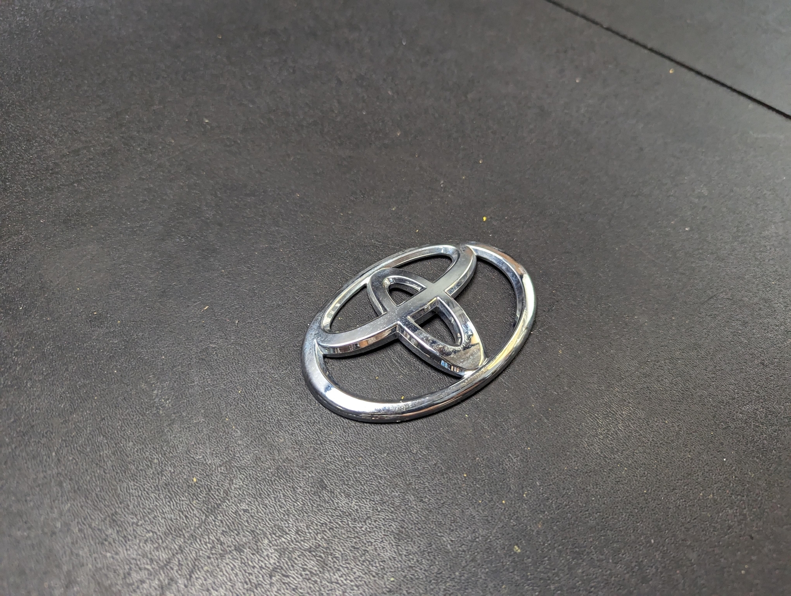 Rear Trunk Deck Lid Logo Emblem 2021 Toyota C-HR 90975-A2003 2018 2019 ...