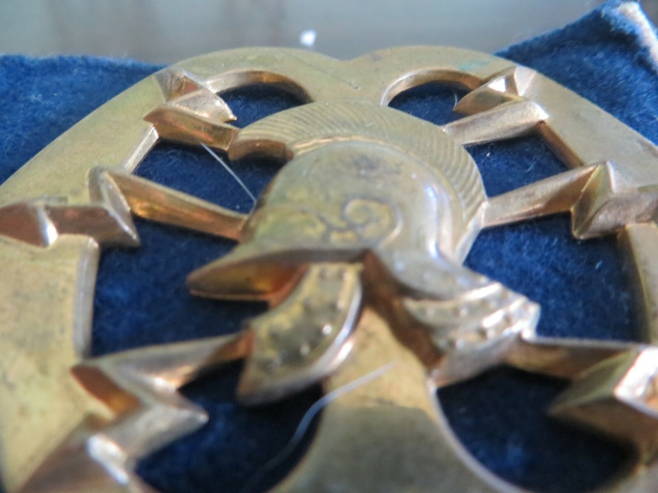 WW11 SIGNAL CORPS KNIGHT & LIGHTNING INSIGNIA HAT BADGE PIN,NETHERLANDS ...