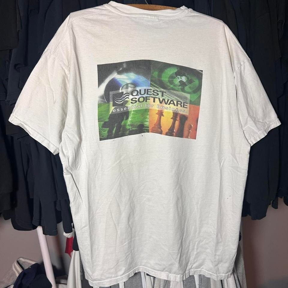 White vintage 90s Y2K box logo rare grail tech tee Quest Software Tee ...