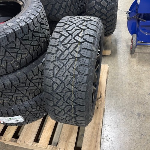4 20x9 OE Snowflake Reps Wheels 32" Fuel AT Tires 6x5.5 Chevy Silverado ...