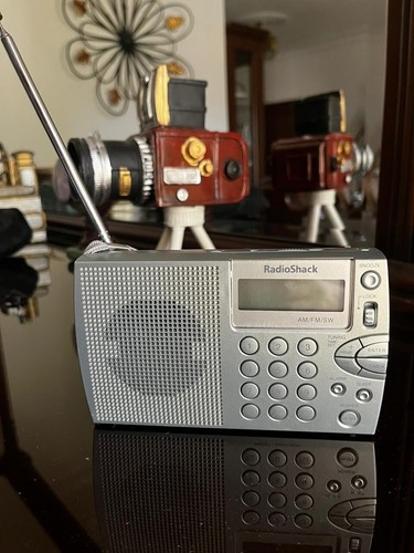 Radio Shack Short Wave Travel Radio 20-125 AM/FM/SW Rare Portable ...