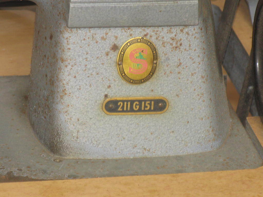 Singer Industrial Commercial Sewing Machine Model 211G151 Leather | eBay