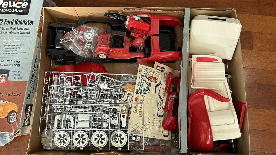 VINTAGE 1963 MONOGRAM THE BIG DEUCE CLASSIC '32 FORD ROADSTER MODEL KIT ...