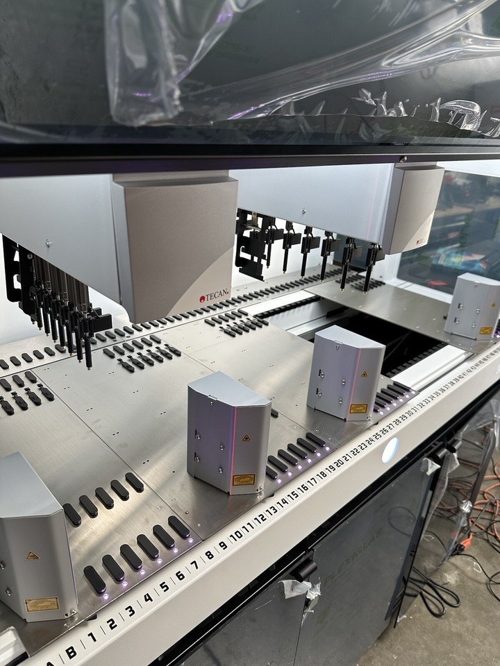 BRAND NEW Tecan Instrument Fluent 780 Liquid Handling Unit (2022) | eBay