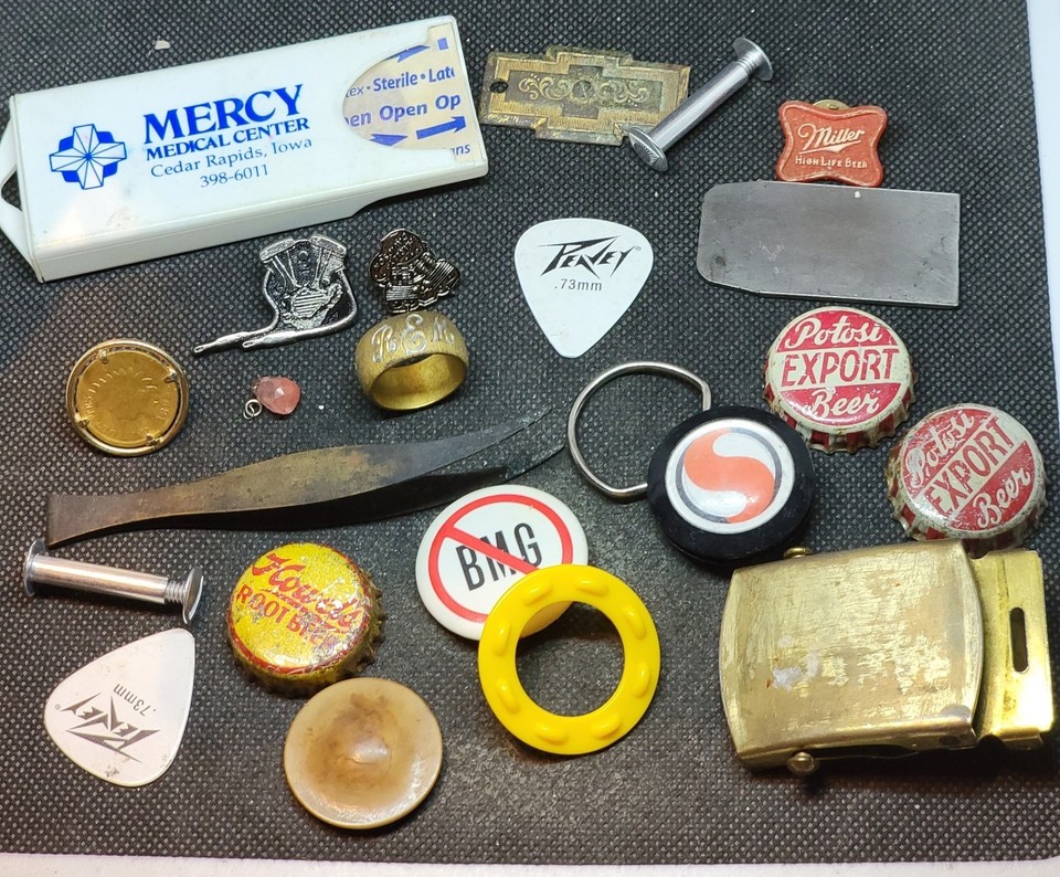 JUNK DRAWER, BOTTLE CAPS, PIN BACKS, BUCKEL, KEY CHAIN,PICK, T3C1 | eBay