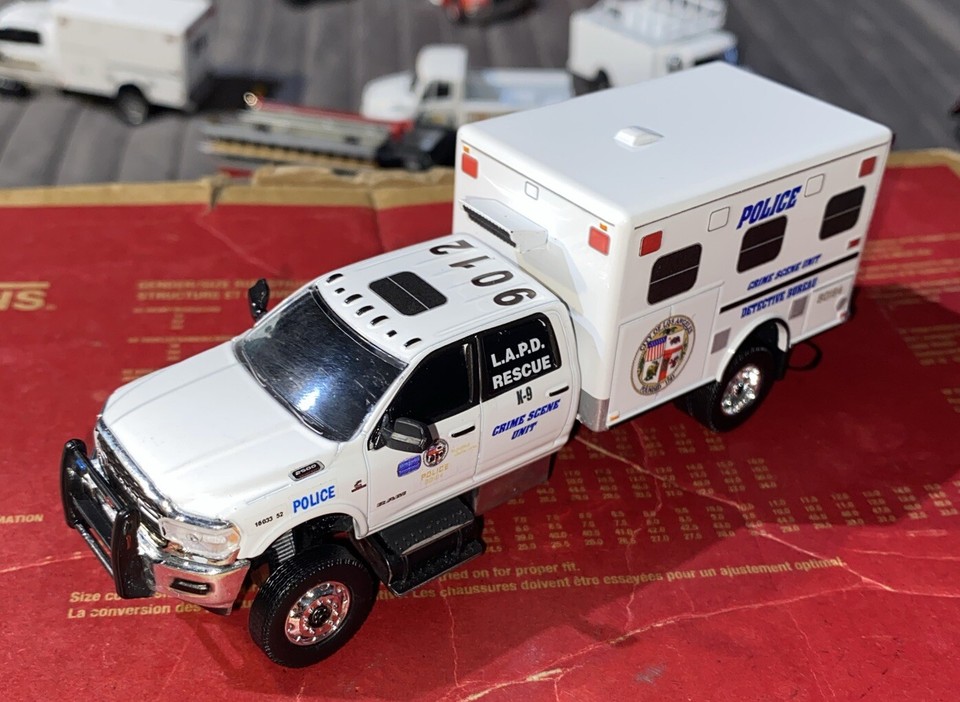 Kitbash 1/64 1-1 Custom WALK IN RESCUE Los Angeles Police Department ...