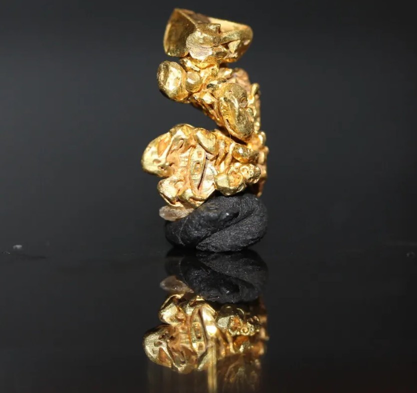 Round Mountain Wire Gold Nugget, with Intricate Crystallization ...