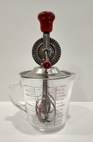 Pyrex Vintage One 1 Quart Glass Measuring Cup D Handle Hand Mixer Red ...