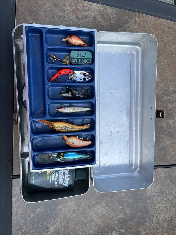 Vintage Walton Grip Loc Aluminum 3 Tier Tackle Box with 25 Lures | eBay