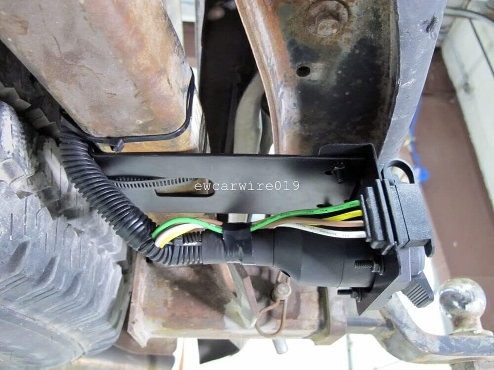 7 Way and 4 Pin Dual-Output Trailer Light Connector For TOYOTA TACOMA ...