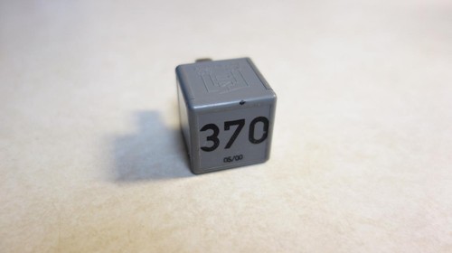 vw volkswagen audi relay # 370 8d0 951 253 8d0951253 v23134-j52-x300 ...