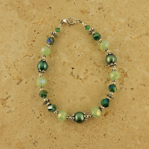 Green St. Patrick's Day bracelet with Swarovski crystal beads ...