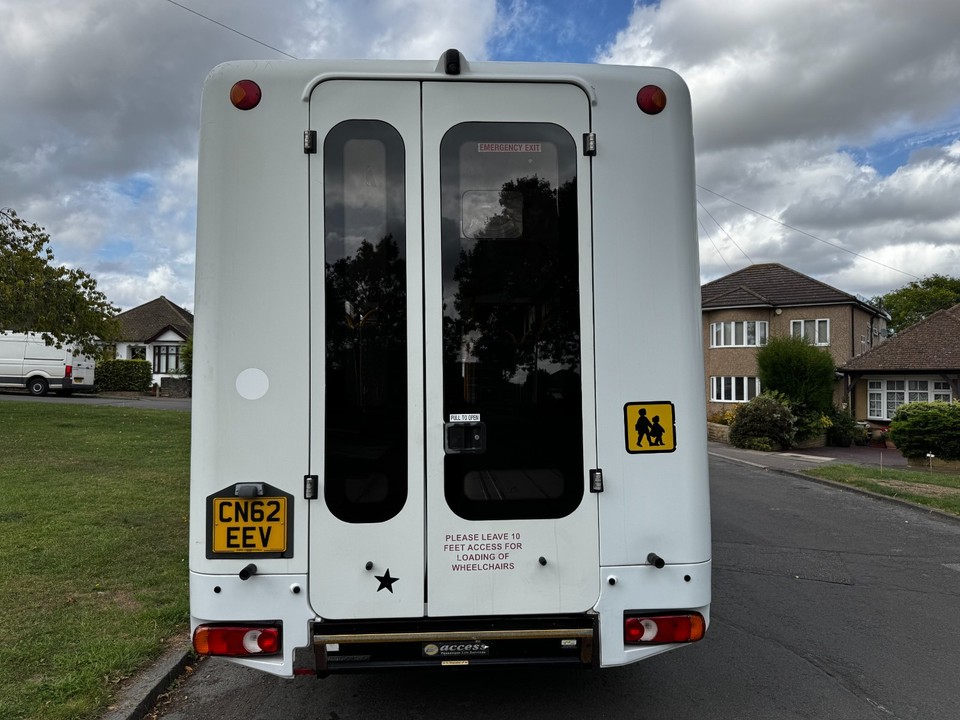 2012 (62) Mercedes Sprinter TREKA 513 Minibus Welfare Bus Auto - ULEZ ...