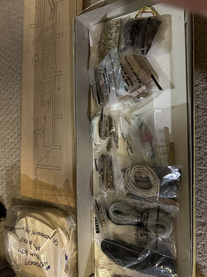 MINT Mantua Model 775 Santa Maria Wooden Ship Kit Plank On Bulkhead ...