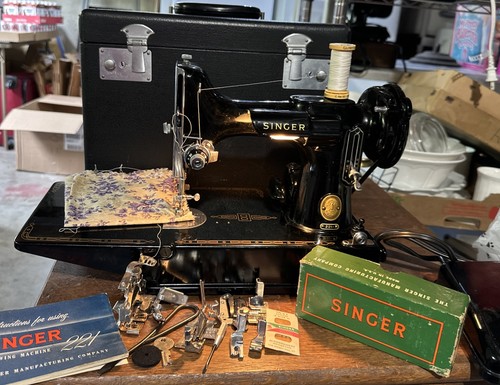 1956 Singer Featherweight 221 Sewing Machine Case Accessories serviced ...