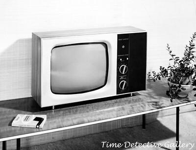 Vintage Robin Day/PYE 1954 Model 24 Television Set - Vintage Photo ...