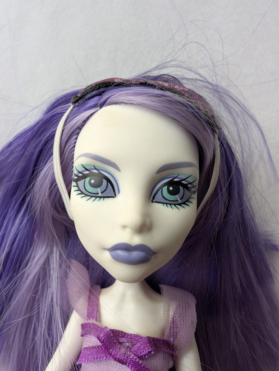 Rebecca Venus's Instagram, Twitter & Facebook on IDCrawl