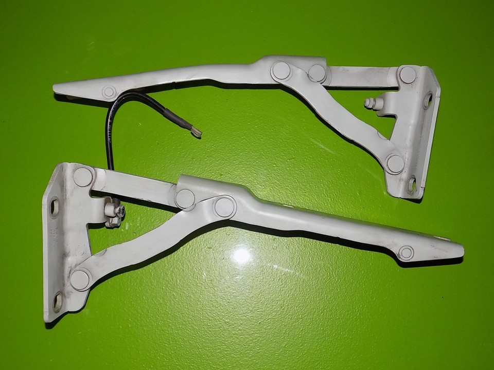 04-10 BMW E60 545i hood hinges hangers right left OEM 525 530 550 | eBay