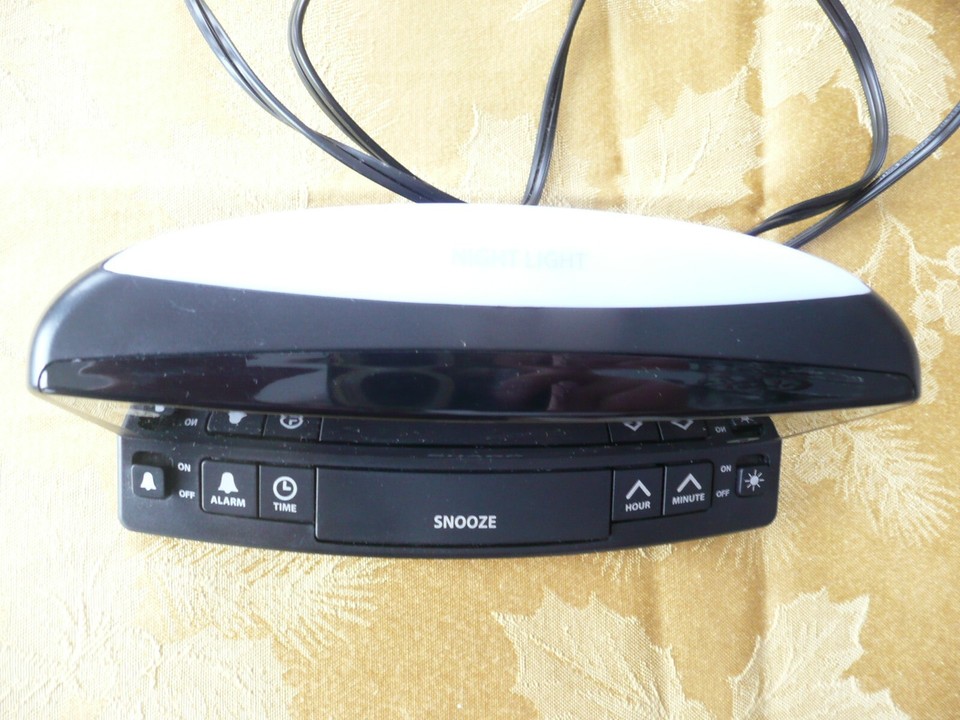 Sharp LED Digital Alarm Clock Night Light Loud Beep Alarm Snooze Big ...