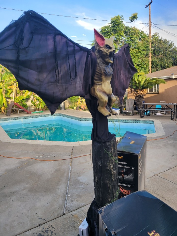 Spirit Halloween Animatronic 6 Ft Desmodus Bat Prop Tekky | eBay