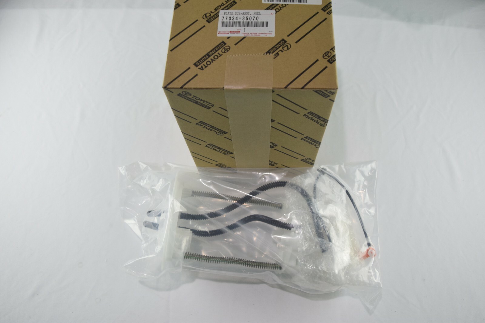 Genuint Toyota 4Runner FJ Cruiser 10-18 Fuel Filter 7702435070 OEM | eBay