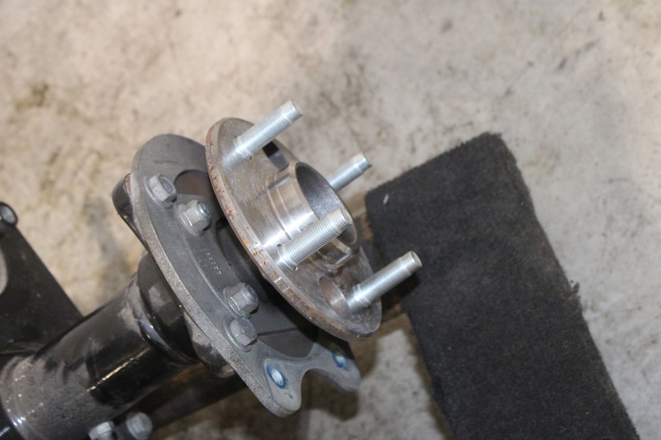2009-2023 Harley Davidson Freewheeler Tri Glide Rear Axle End Assembly ...