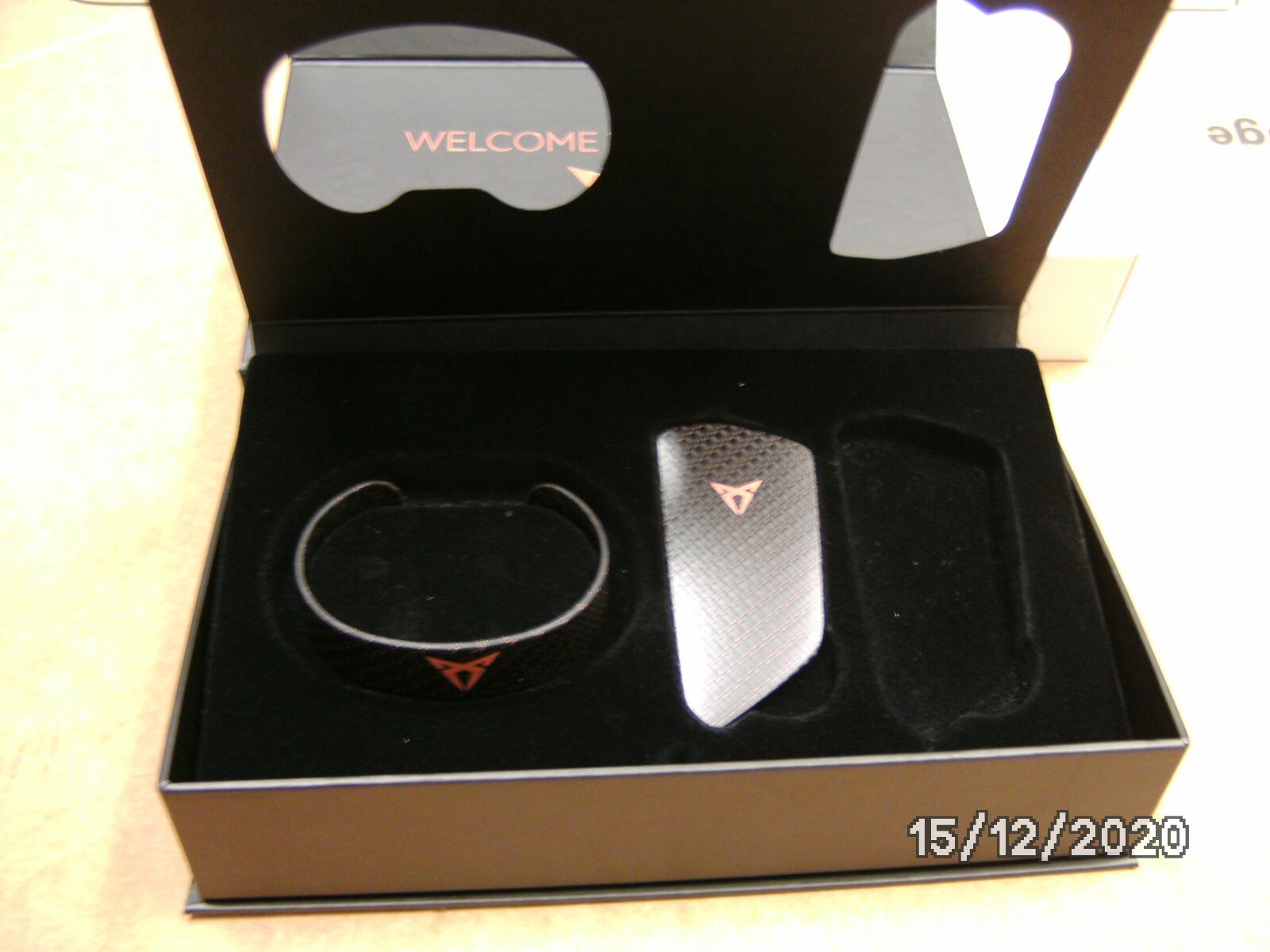 NEW GENUINE CUPRA MEMBERS GIFT PACK CARBON FIBRE 5FF087013B | eBay UK