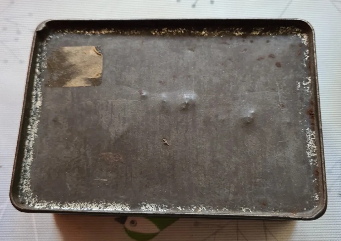 1930's MEADOWLAND CIGARETTES 50 Hinged TIN | Grelly UK