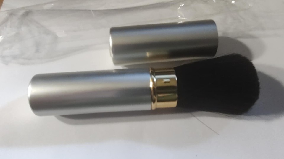 Mary Kay Pink Vintage Retractable Makeup Brush. Disc'd. New!! | eBay