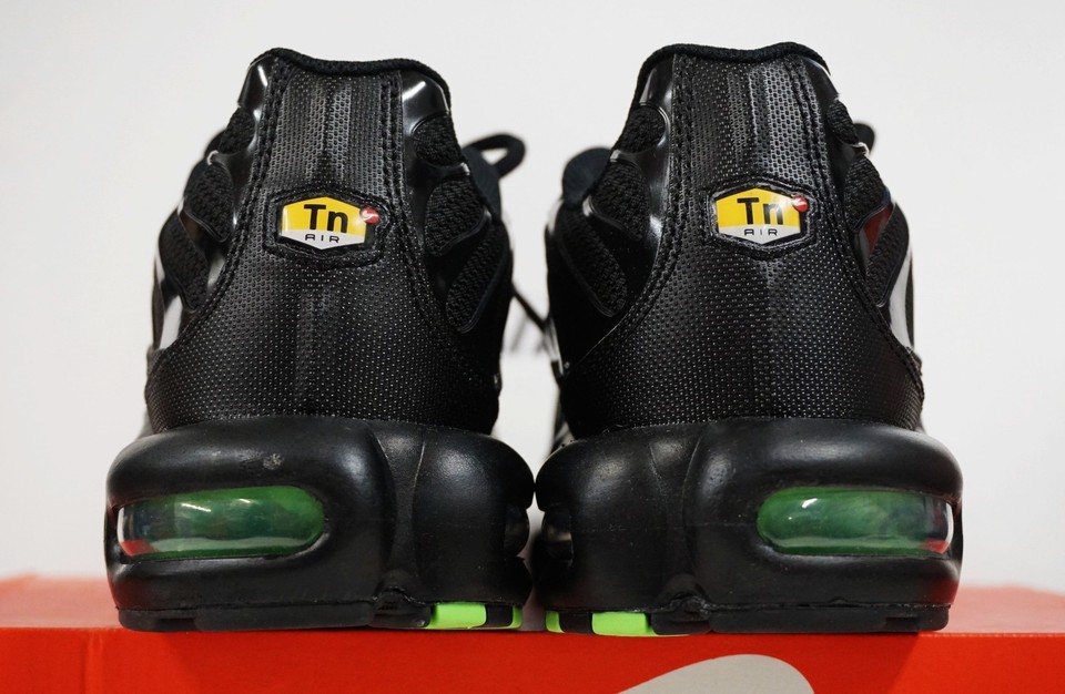 Nike Air Max Plus TN Turned Air Black Green Strike Limited Rare DM0032 ...