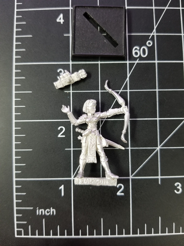 Reaper Miniatures / Dungeons & Dragons ~ #14321 Bowsister. Human Ranger ...
