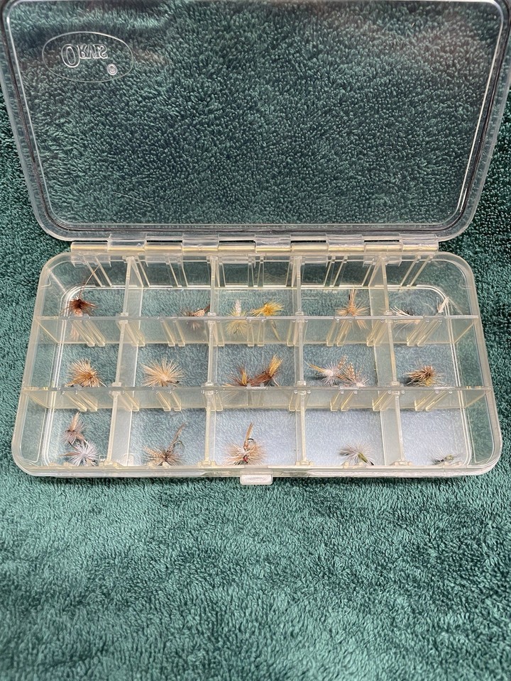 Orvis Fly Box w/ 19 Dry Flies | eBay