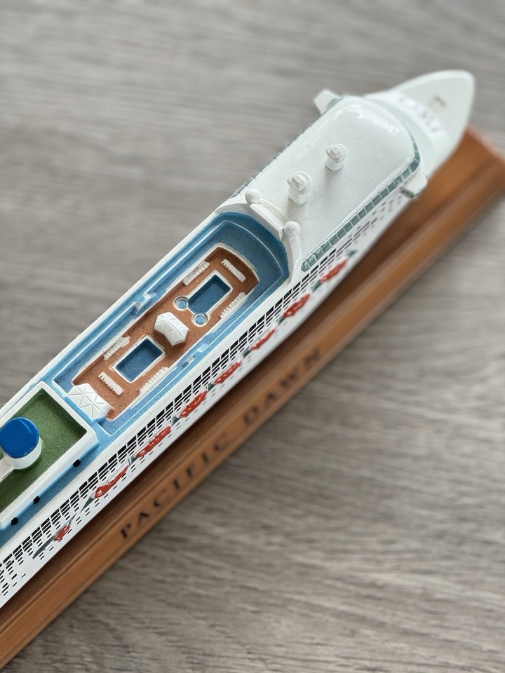 P&O Pacific Dawn Passenger Cruise Ship Superliner Souvenir Resin Model ...