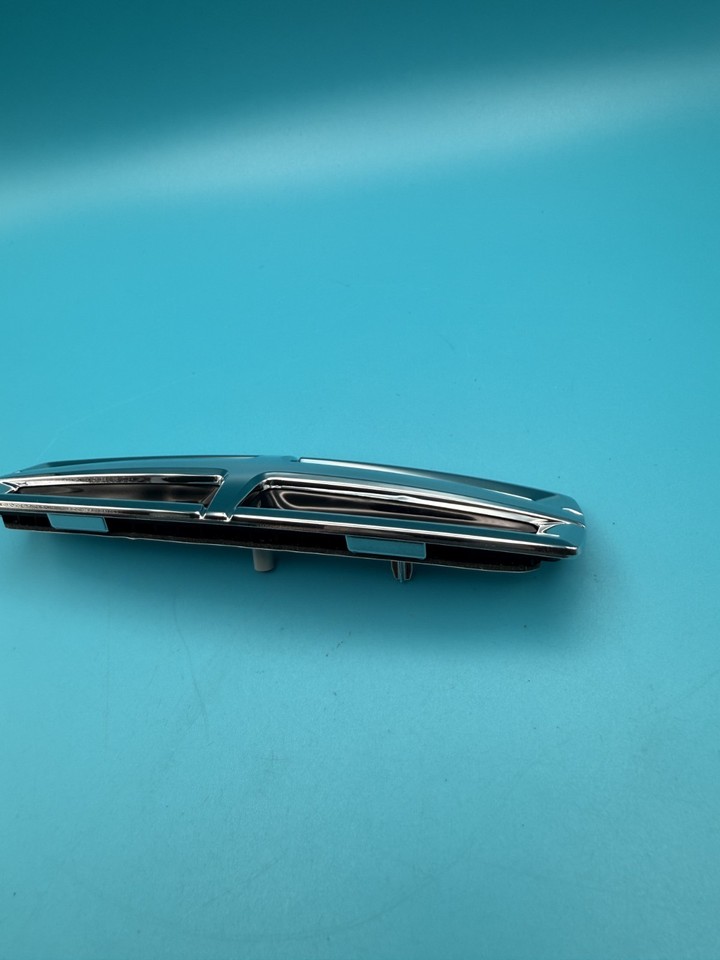 OEM 2020 - 2025 Lincoln Corsair Front Emblem Grille Badge Chrome GD9Z ...