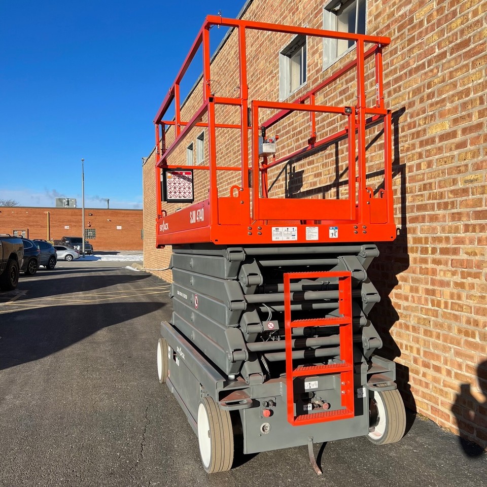 Skyjack SJIII 4740 Scissor Lift – 44 Ft Work Height – Refurbished w ...
