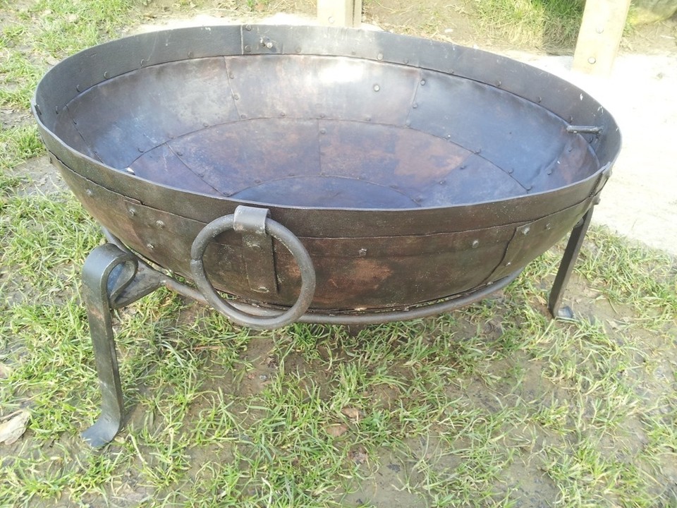 70cm Indian Fire Bowl / Fire Pit With Stand & Grill - Handmade Kadai ...