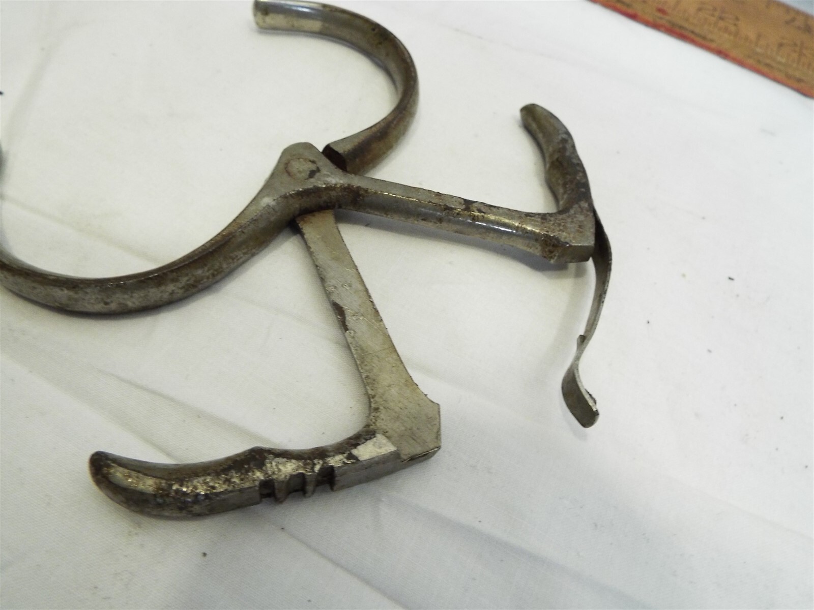 Single Iron Claw Police Handcuff Come-Along Restraint Nippers Prisoner ...