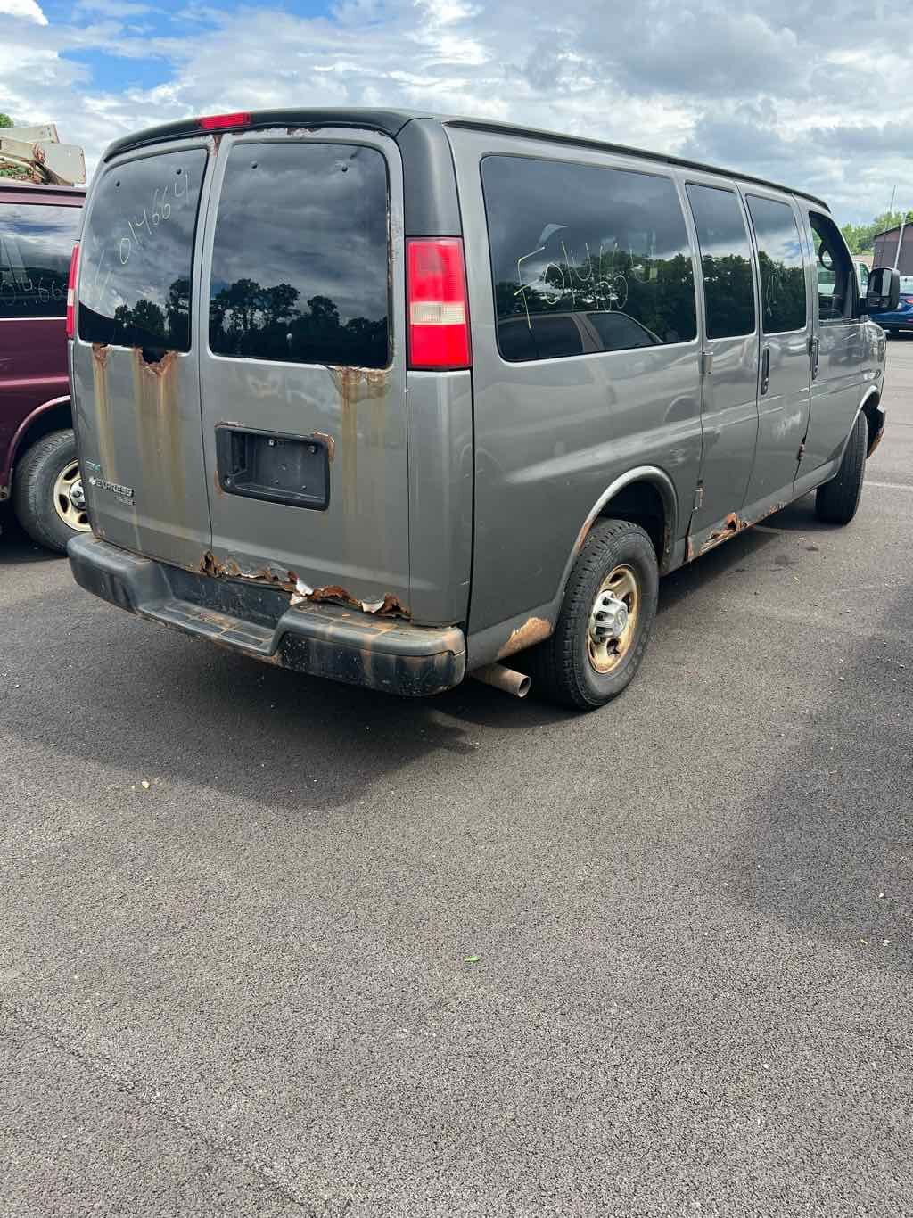 2010-2011 Chevrolet Express 2500 Van Speedometer Head Cluster 304k OEM ...