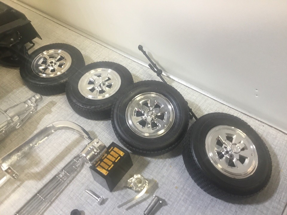 Vintage 1:8-scale ‘65 Corvette Model Kit PARTS (Monogram #2600) | eBay