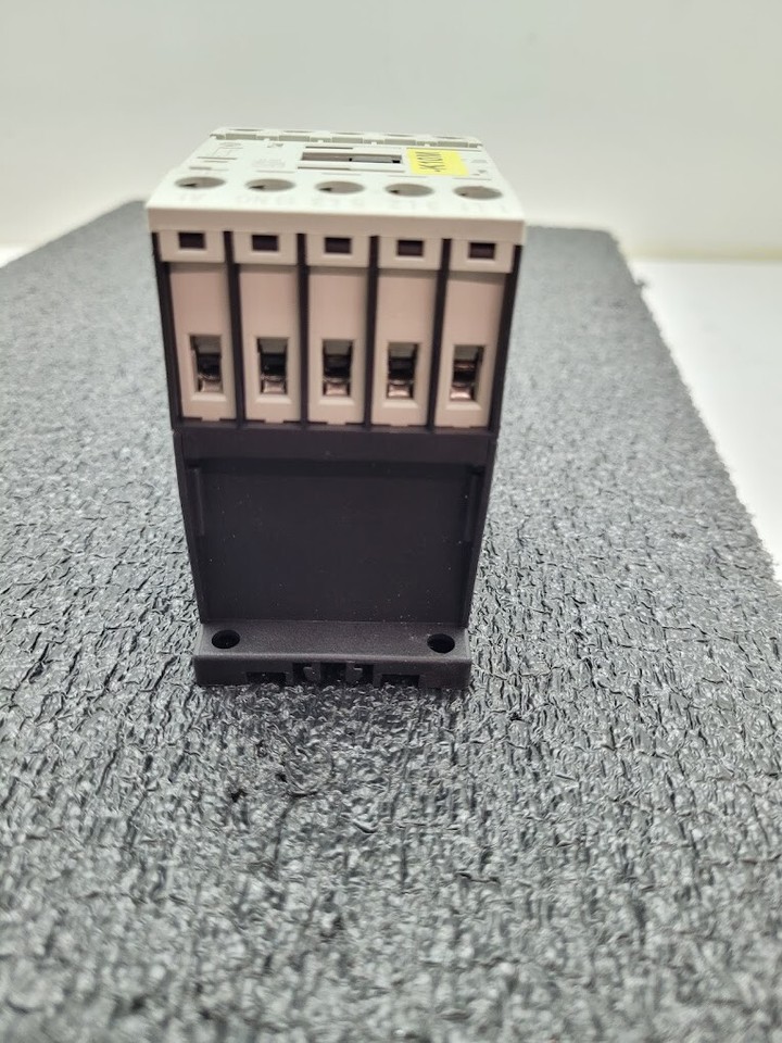 Eaton DIL M12-10 24V Coil AC OR DC Contactor 4 Pole XTCE012B10 DIN Rail ...