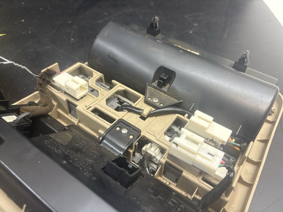 08-12 NISSAN PATHFINDER OVERHEAD INTERIOR DOME LIGHT 08 09 10 11 12 | eBay