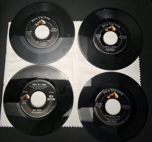 ELVIS PRESLEY LOT OF (17) W/ SLEEVES VINYL 7" 45 Rpm RECORDS RCA VICTOR ...
